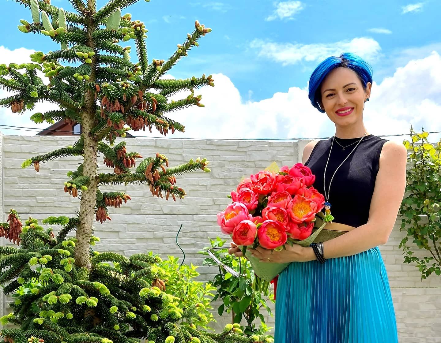 Cristina Cristache şi povestea buchetelor sale de lalele albastre. "Nu ...