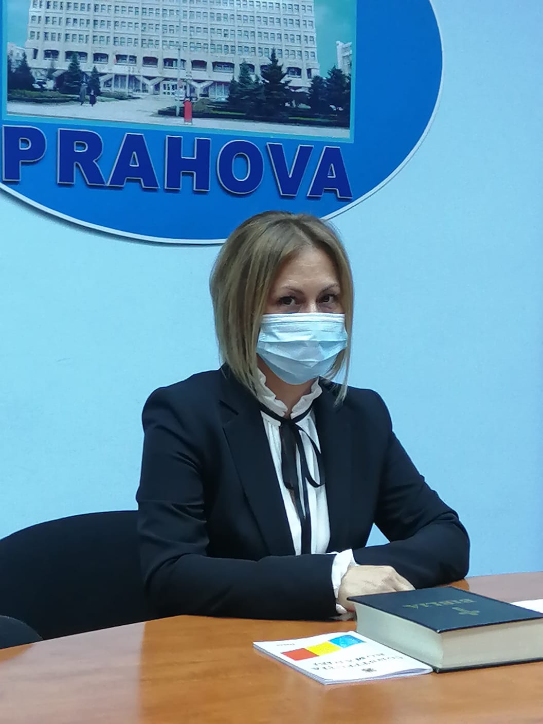 Prahova are un nou subprefect. Mădălina Petcu e licenţiată a trei facultăţi